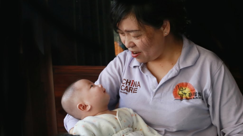 Graphic design China - Chunhui Children’s Foundation brochure | Flow Asia